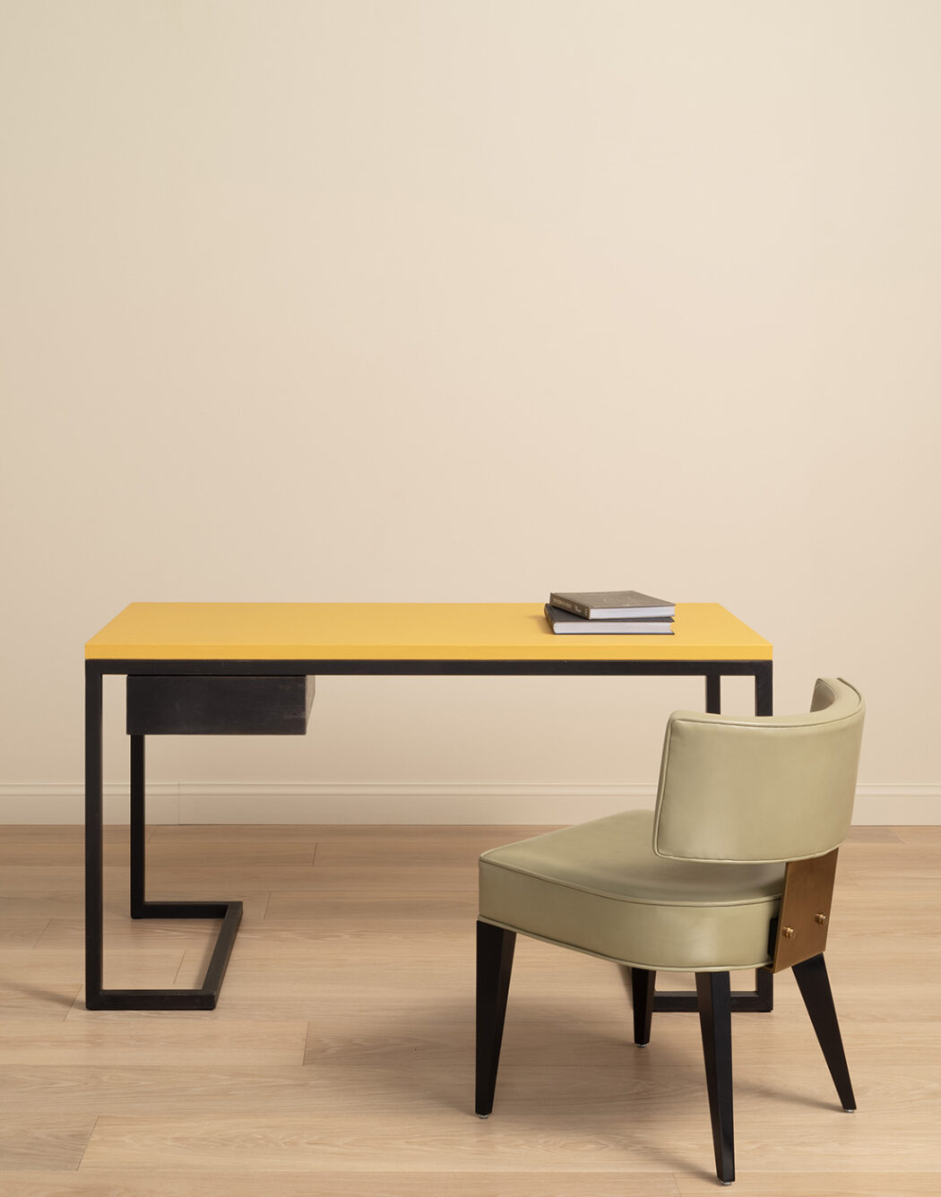 The Atomic Desk | RUPERT BEVAN